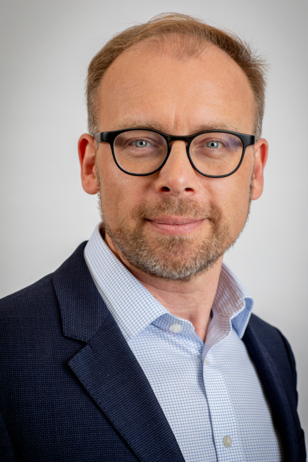 Management | Phynova